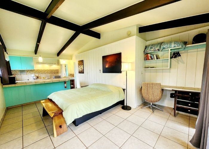 Arnott's Lodge Studio, Hotels in Hilo town - Arnott's Lodging & Adventures